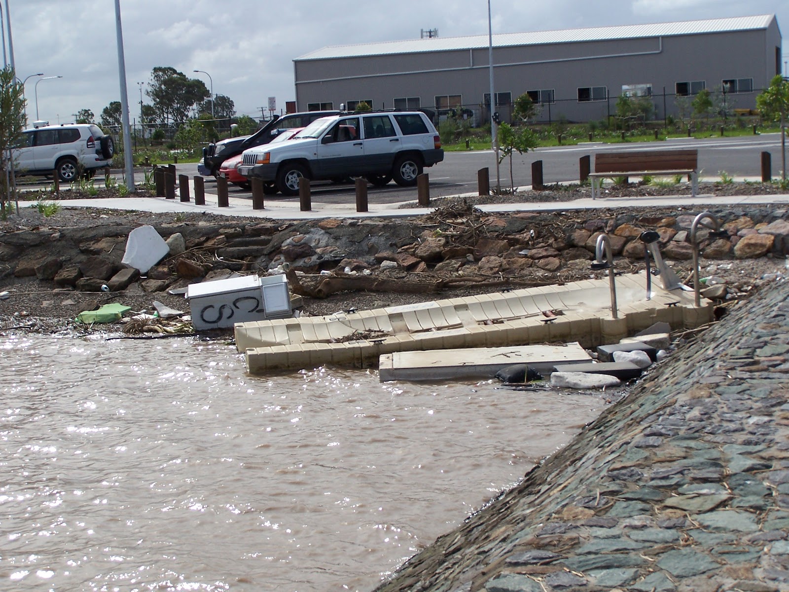 Brisbane River after the Flood January 2011: Brisbane River after the ...