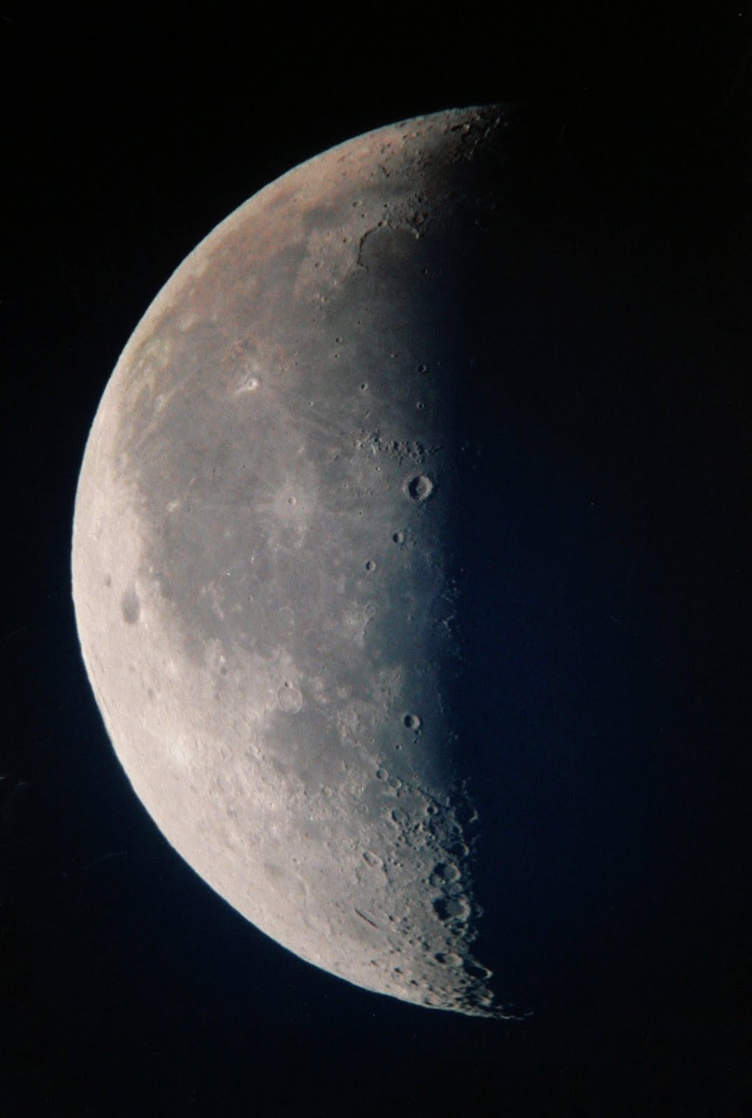 JohnC SkyWatcher: Waning Crescent Moon ( in the morning before sunrise)