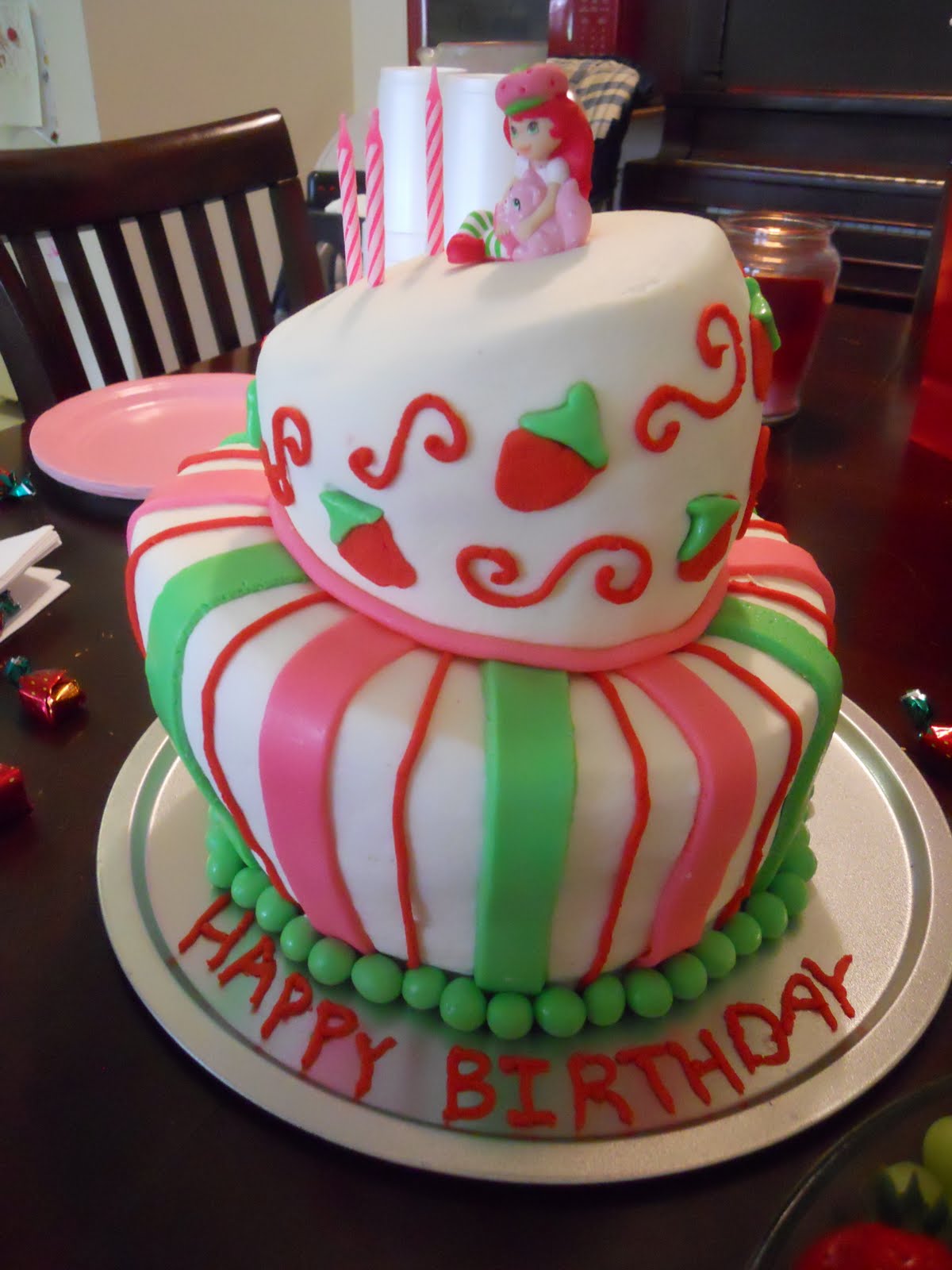 Deliliah Designs: Strawberry Shortcake Cake