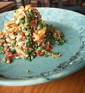 Lawar Ayam Bali - Galeri Kuliner