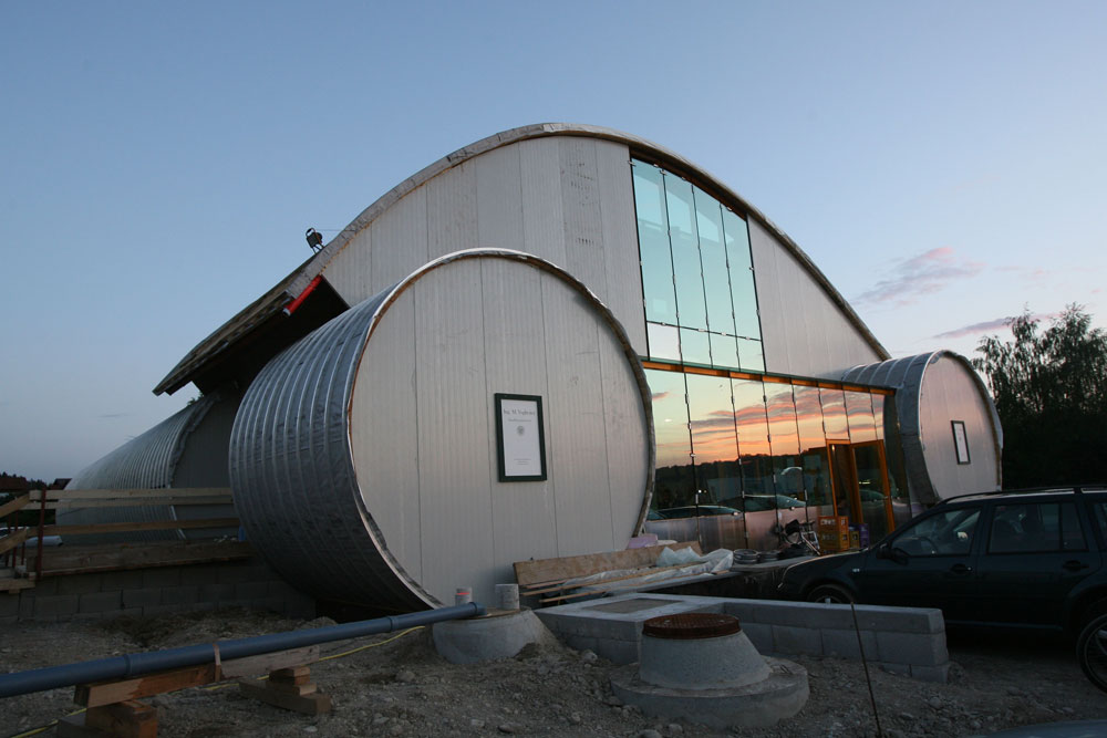 If It's Hip, It's Here (Archives): CARCHITECTURE? A Car House AND ...