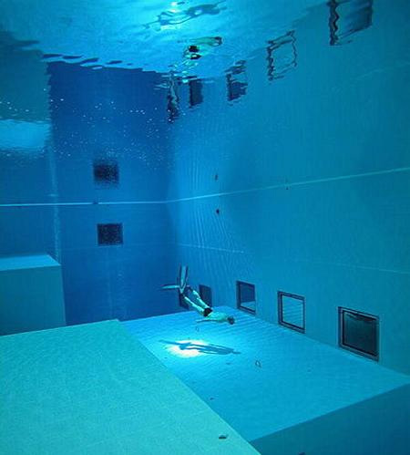 If It's Hip, It's Here (Archives): Dive Into The World's Deepest Pool ...