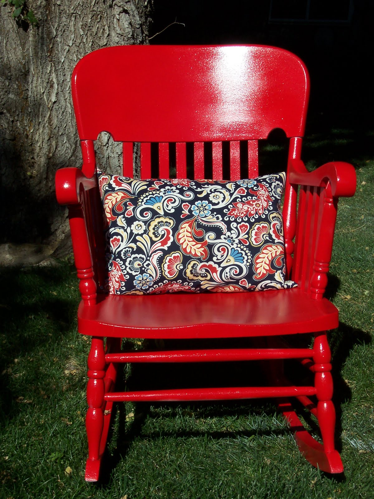 JenNY & AShlEY's ReDOs: Apple Red Rocking Chair and Nightstand