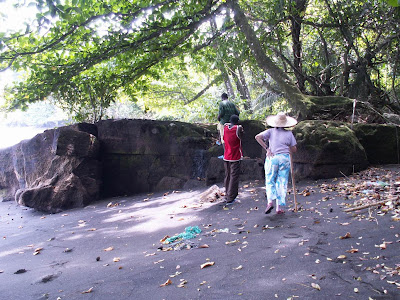 CAMEROUN (Argentina et Rémy): LE CRATERE DE DEBUNDSCHA
