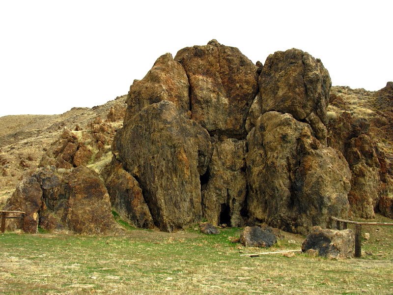 Looking For Detachment: Geology on the Road: Breccia with Flow-Banded ...